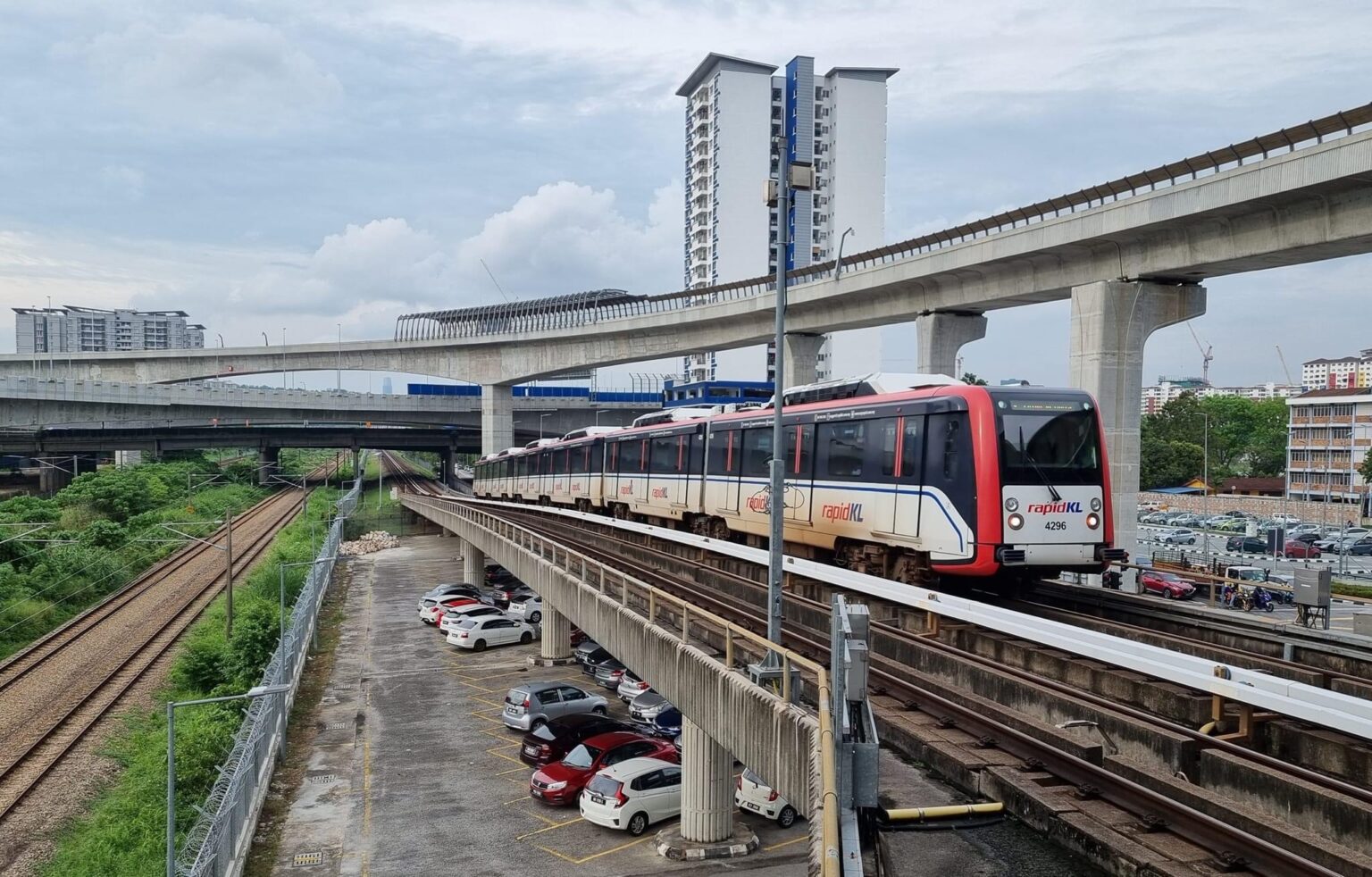 Kekerapan LRT tiga minit waktu puncak – Selak-Selak