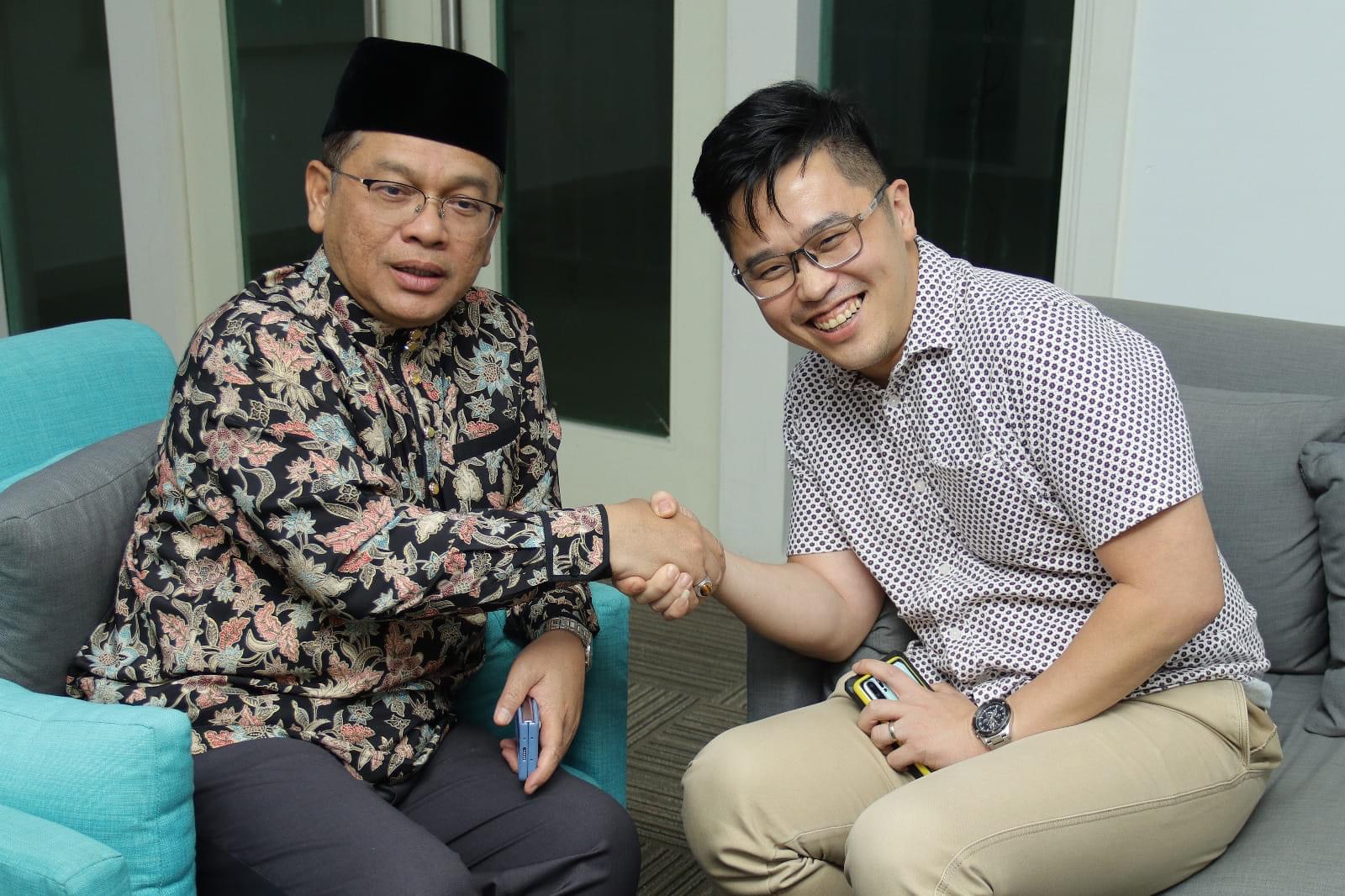 Howard Lee terima nasihat berhati-hati – Selak-Selak